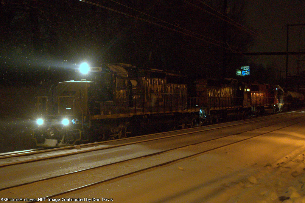 CSX SD40-2 8849 leads Q418-09